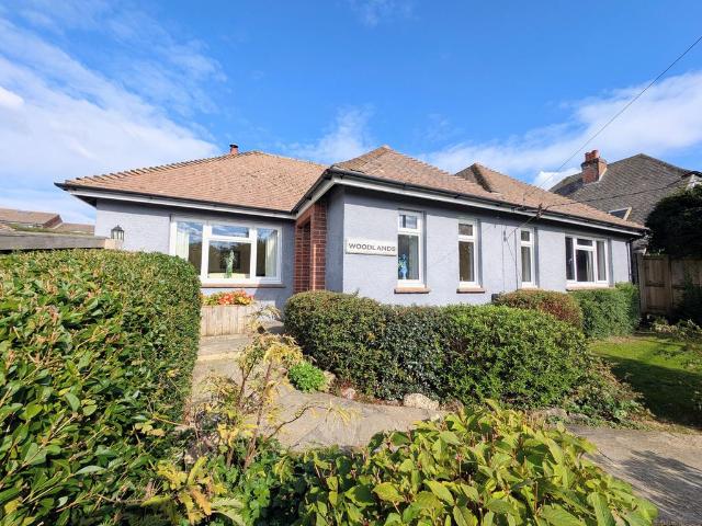 3 bedroom detached bungalow for sale