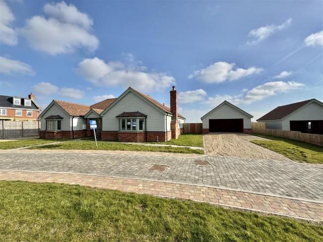 3 bedroom detached bungalow for sale