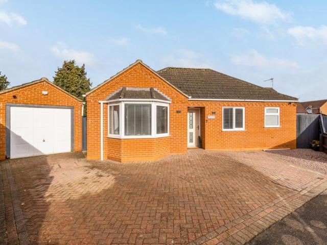 3 bedroom detached bungalow for sale