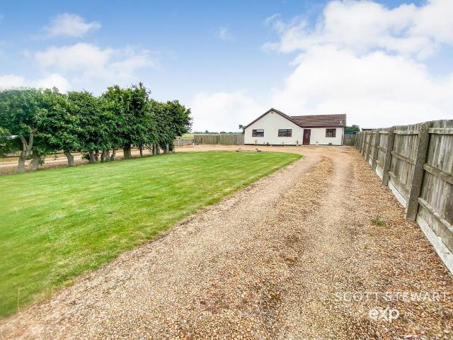 3 bedroom detached bungalow for sale