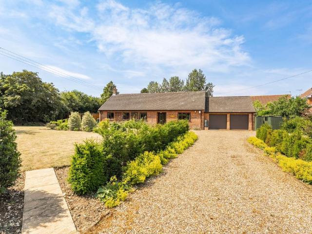 3 bedroom detached bungalow for sale
