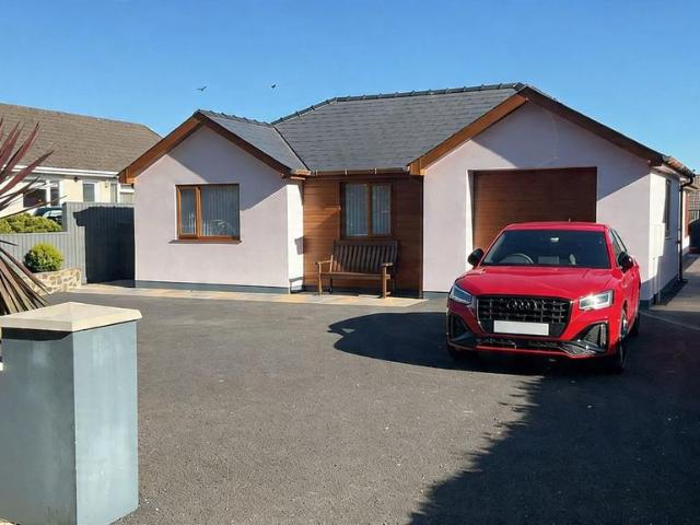 3 bedroom detached bungalow for sale