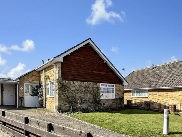 3 bedroom detached bungalow for sale