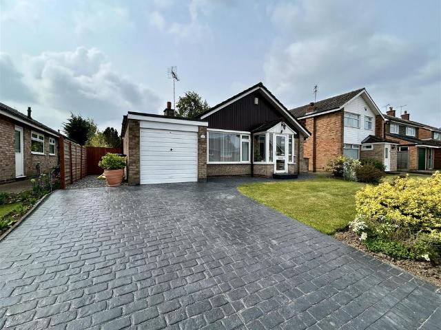 3 bedroom detached bungalow for sale