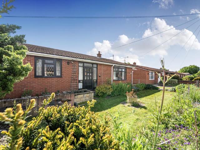 3 bedroom detached bungalow for sale