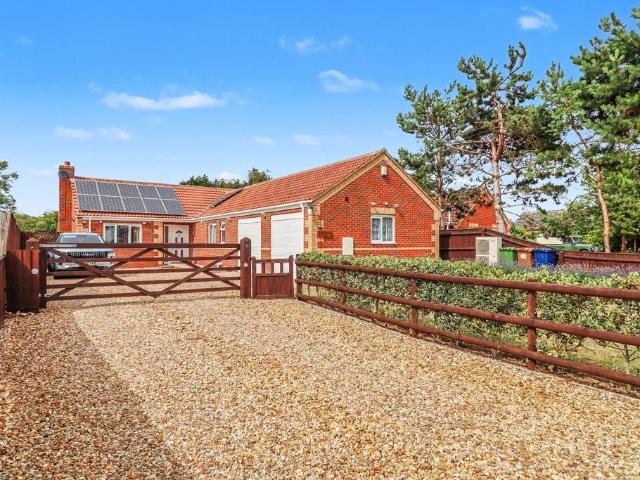 3 bedroom detached bungalow for sale