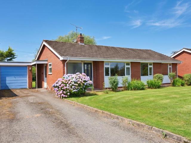 3 bedroom detached bungalow for sale