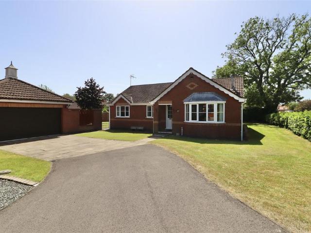 3 bedroom detached bungalow for sale