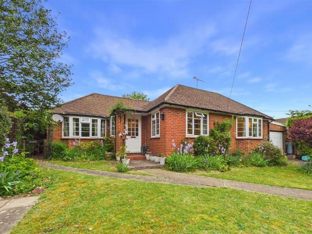 3 bedroom detached bungalow for sale