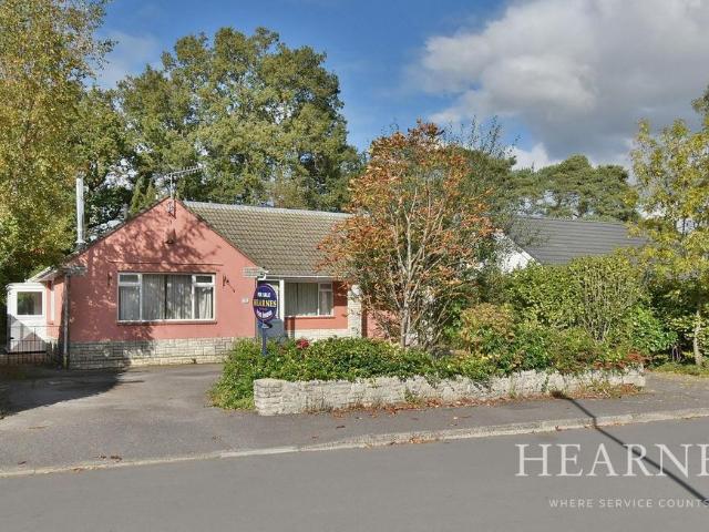 3 bedroom detached bungalow for sale
