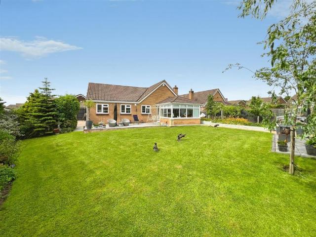 3 bedroom detached bungalow for sale