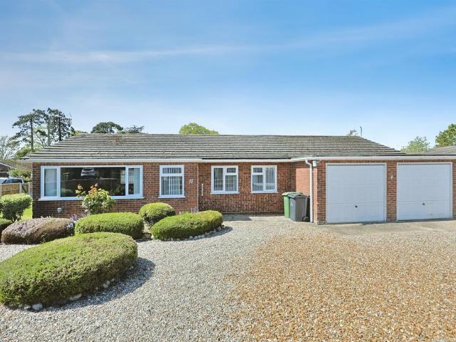 3 bedroom detached bungalow for sale