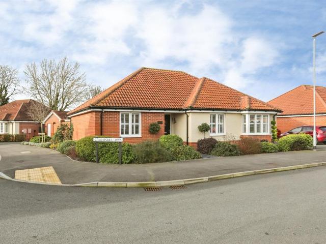 3 bedroom detached bungalow for sale