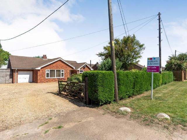 3 bedroom detached bungalow for sale