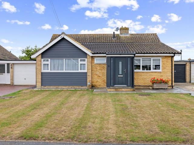 3 bedroom detached bungalow for sale