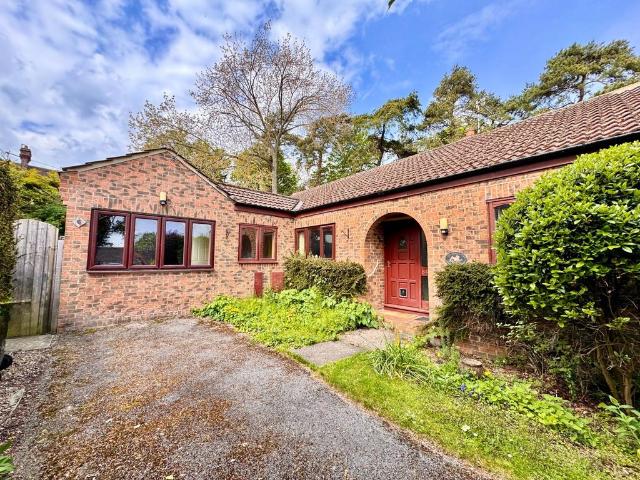 3 bedroom detached bungalow for sale