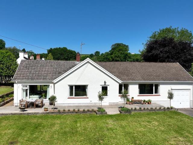 3 bedroom detached bungalow for sale