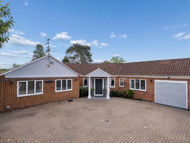 3 bedroom detached bungalow for sale