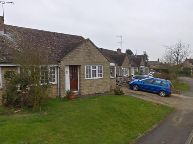 3 bedroom semi detached bungalow for sale