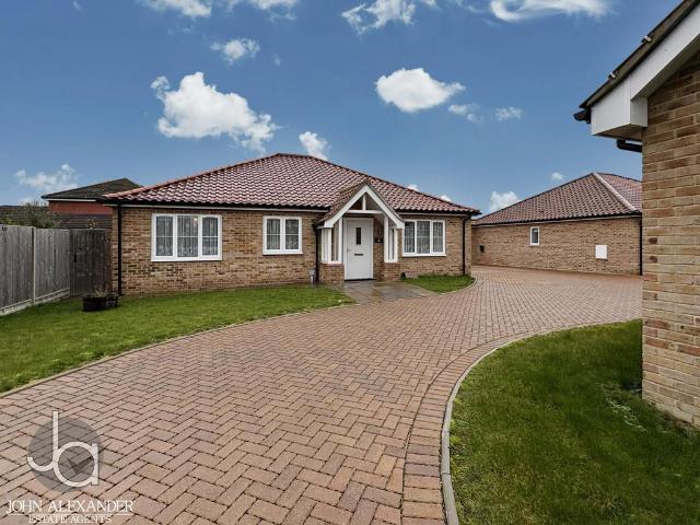 3 bedroom detached bungalow for sale