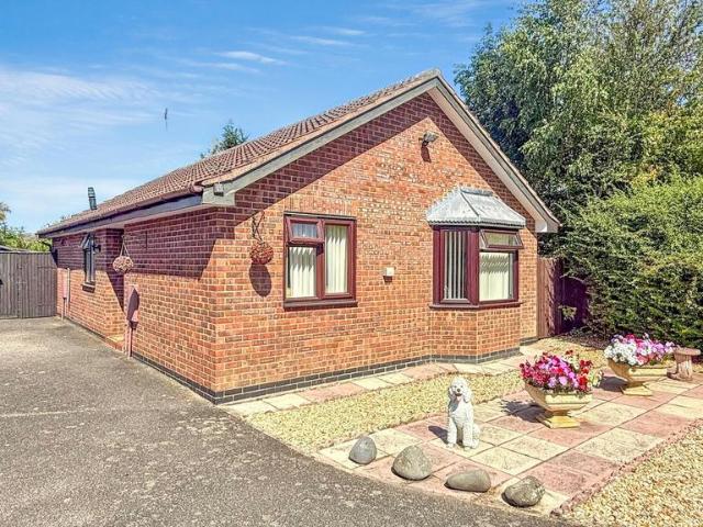 3 bedroom detached bungalow for sale