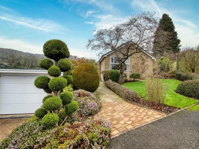 3 bedroom detached bungalow for sale