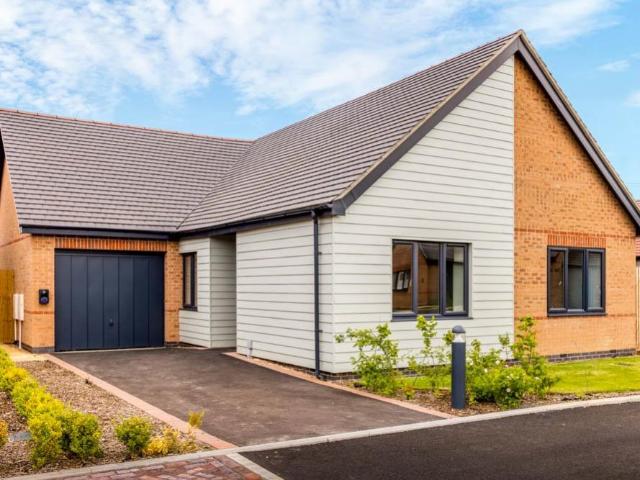 3 bedroom detached bungalow for sale