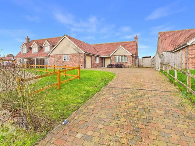 3 bedroom detached bungalow for sale