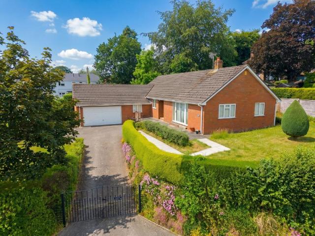 3 bedroom detached bungalow for sale