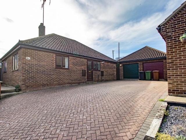 3 bedroom detached bungalow for sale