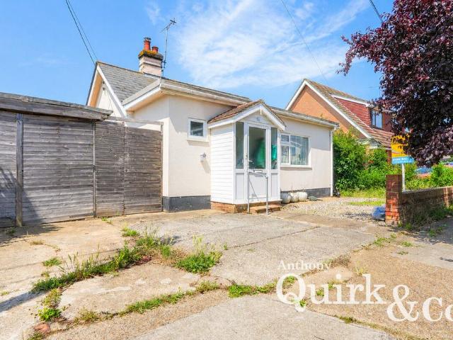 3 bedroom detached bungalow for sale
