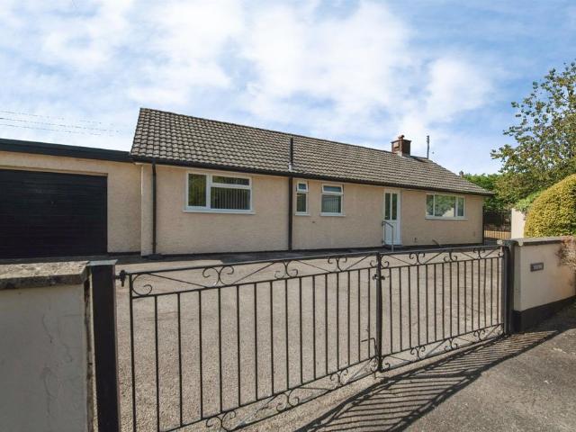 3 bedroom detached bungalow for sale