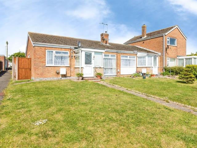 3 bedroom semi detached bungalow for sale