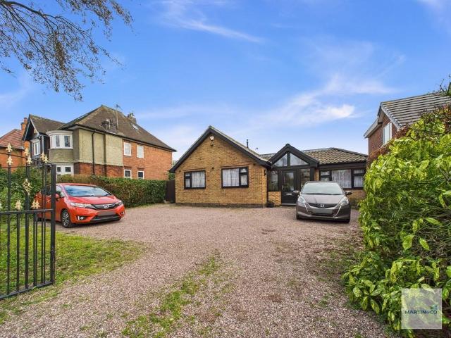 3 bedroom detached bungalow for sale