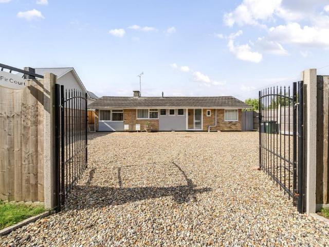 3 bedroom detached bungalow for sale