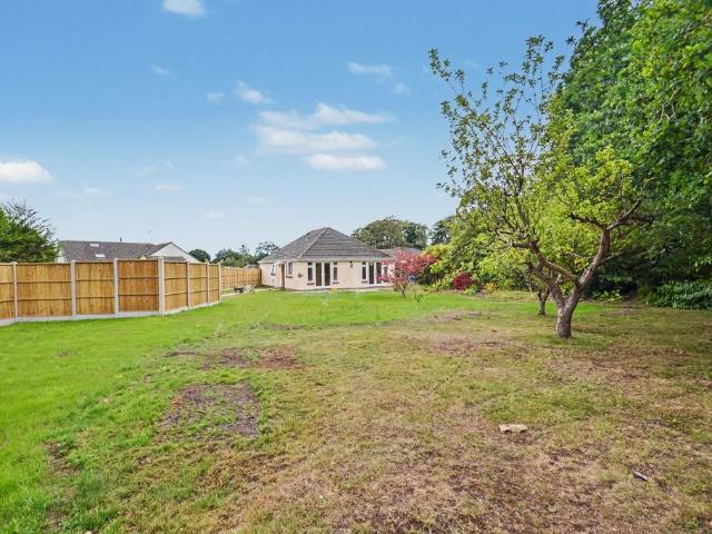 3 bedroom detached bungalow for sale