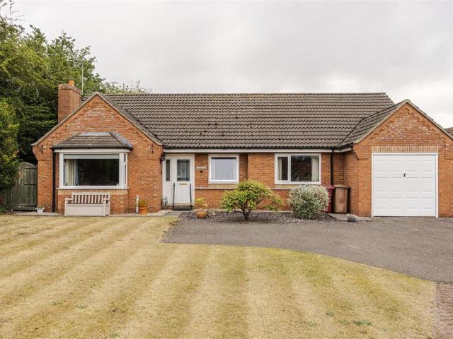 3 bedroom detached bungalow for sale