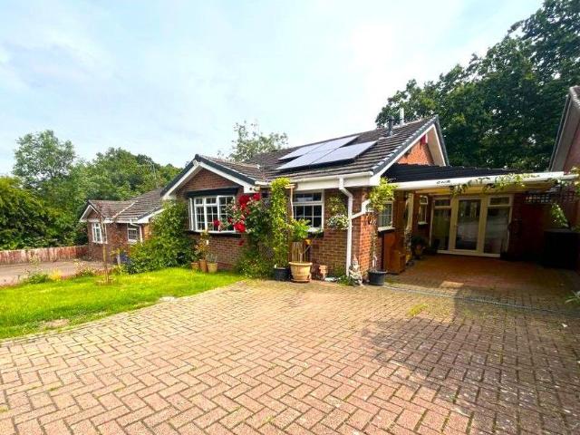 3 bedroom detached bungalow for sale