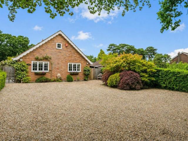 3 bedroom detached bungalow for sale