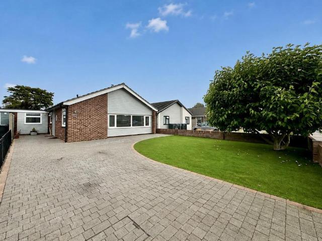 3 bedroom detached bungalow for sale