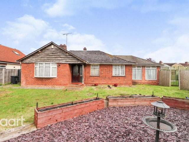 3 bedroom detached bungalow for sale