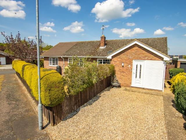 3 bedroom detached bungalow for sale