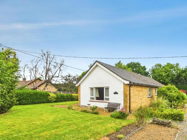 3 bedroom detached bungalow for sale