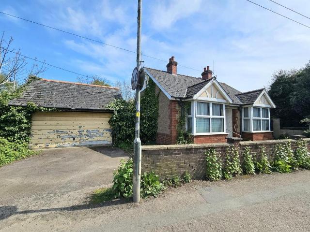 3 bedroom detached bungalow for sale