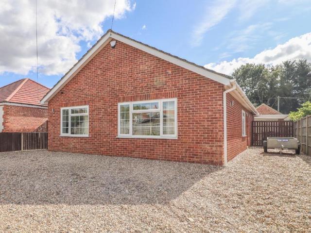 3 bedroom detached bungalow for sale
