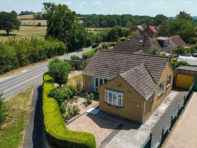 3 bedroom detached bungalow for sale