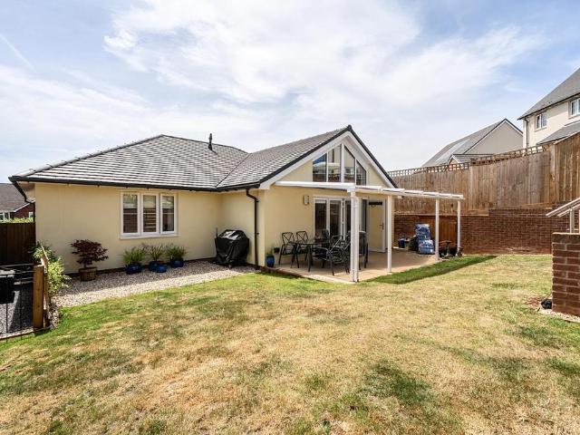 3 bedroom detached bungalow for sale