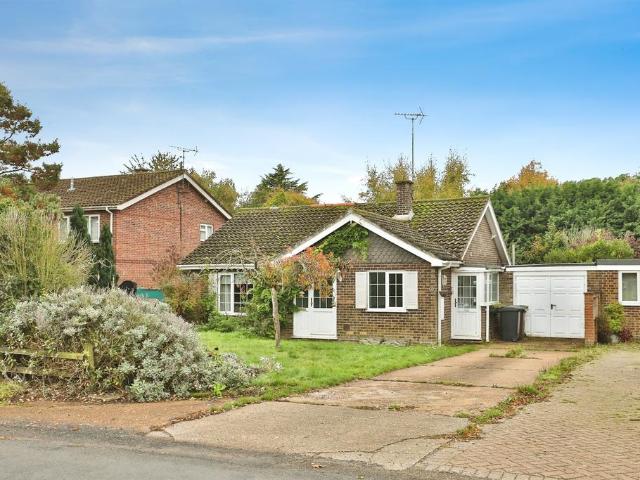 3 bedroom detached bungalow for sale