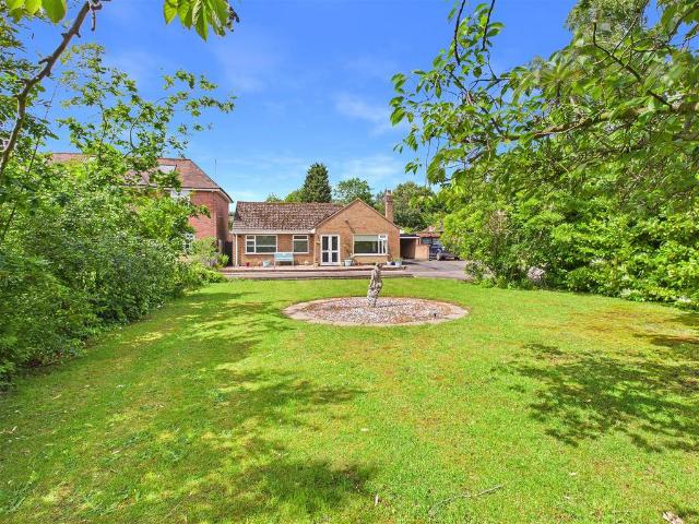3 bedroom detached bungalow for sale