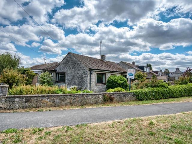 3 bedroom detached bungalow for sale